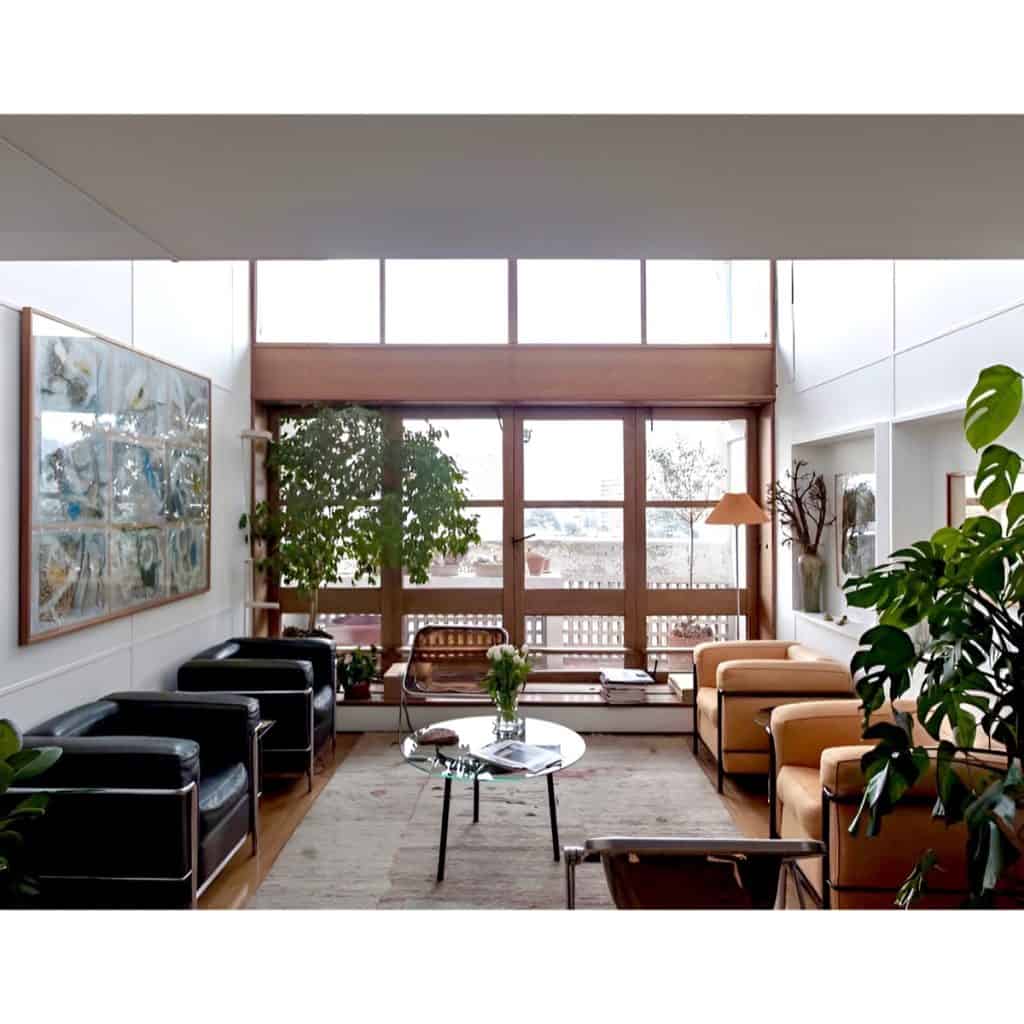 Inspiring Examples: Interiors That Showcase Le Corbusier Furniture ...