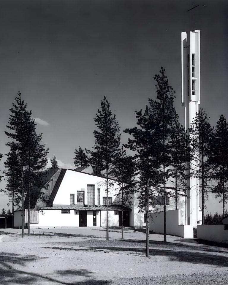 Alvar Aalto: Iconic Furniture Design And Architecture