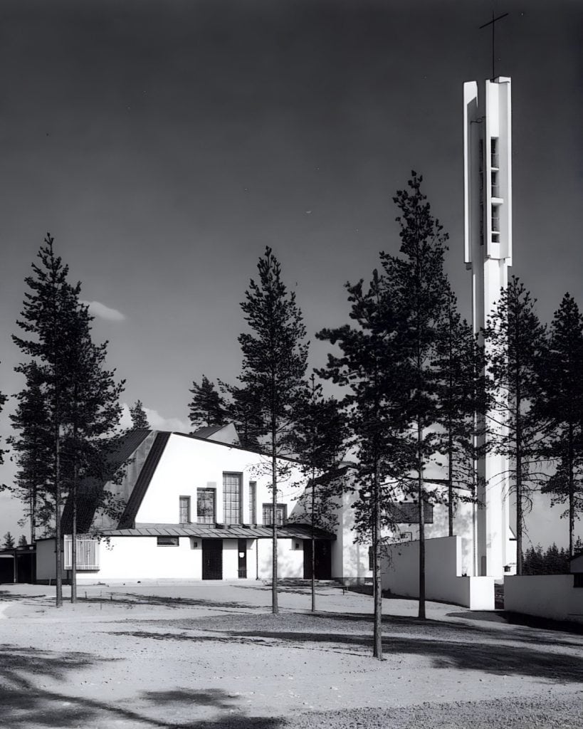 Alvar Aalto: Iconic Furniture Design And Architecture