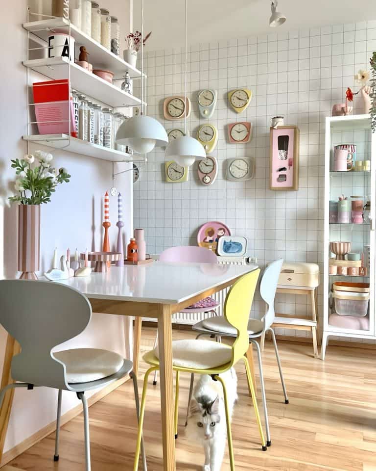 Arne Jacobsen - Iconic Chairs & Timeless Modernist Design